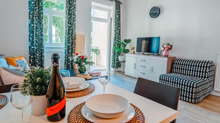 New Renovated Central Chic-retreat Aprt W/ Balcony - 프라하