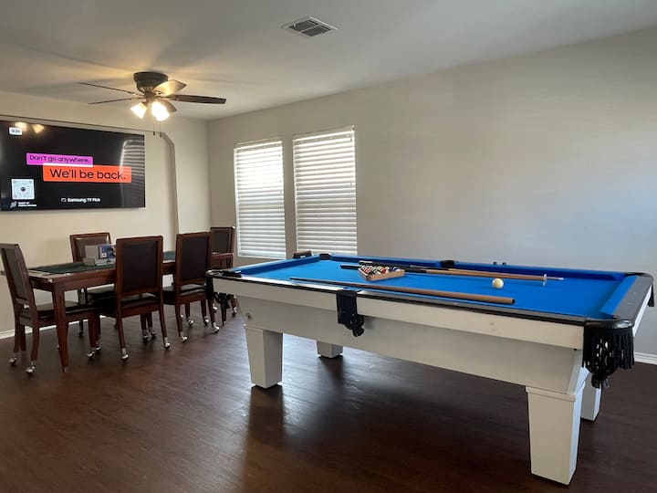 155” Theater 6 Bed Pool/poker Table Bed Downstairs - Natural Bridge Wildlife Ranch
