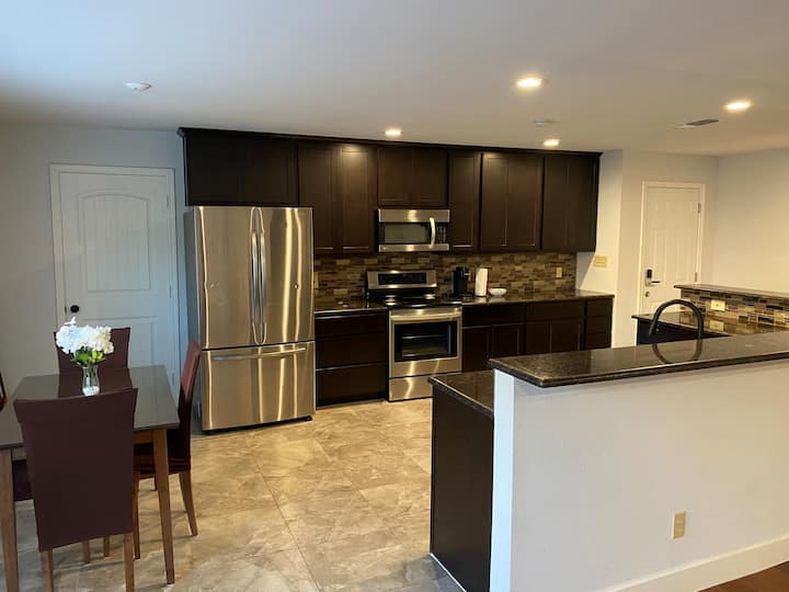 Modern Suite At Shannon - Frisco, TX