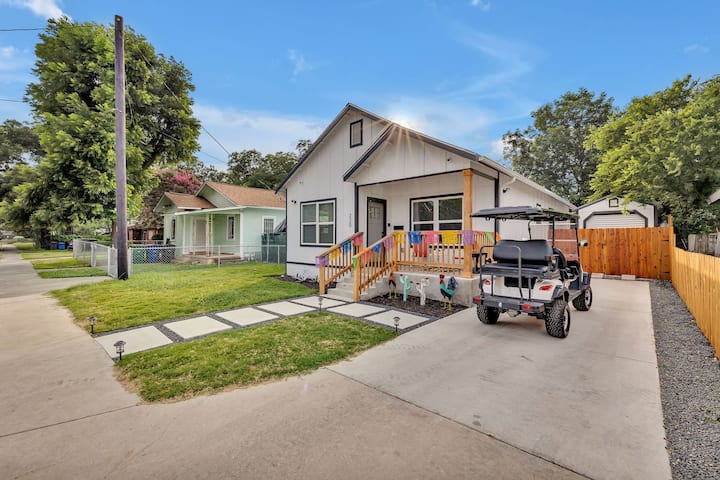 The Coco House/ Extended Stays/jacuzzi/golf Cart - San Antonio, TX