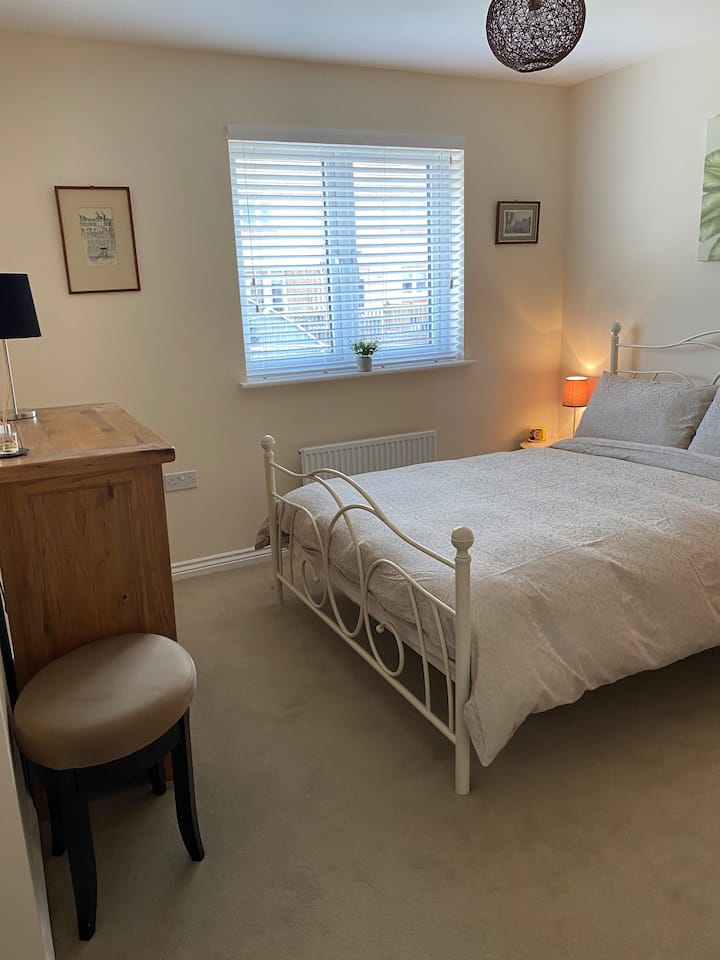 Double Room In Detached Home - Motherwell