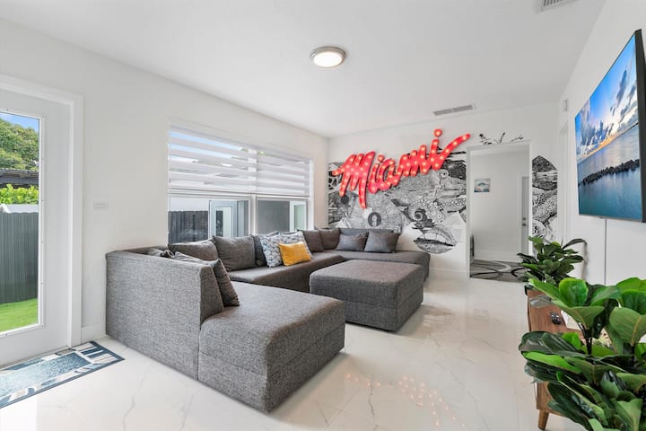 100% Miami Hot Tub 6 Bedroom - Sunny Isles Beach, FL