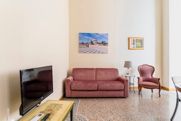 Guesthost - Central Flat-2 Min Walk The Cathedral! - Livorno