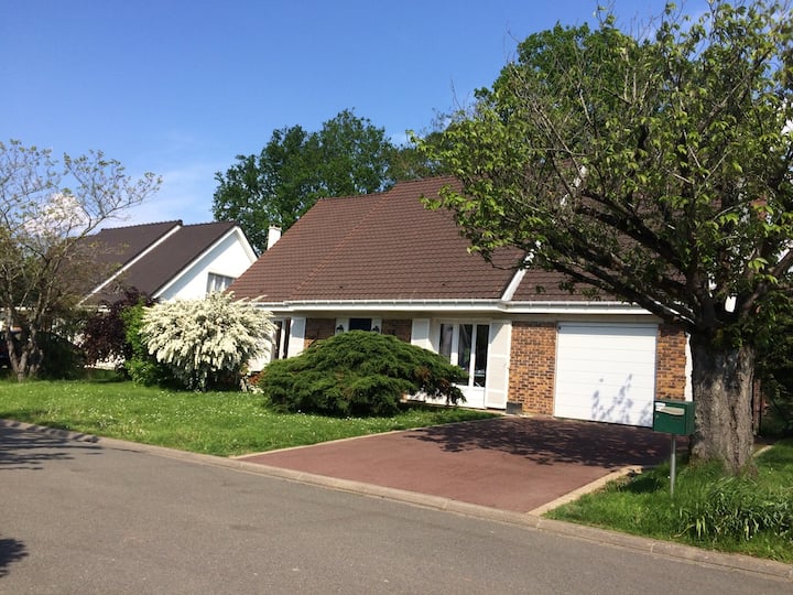 Maison Au Calme Avec Jardin - Proche Versailles - Voisins-le-Bretonneux