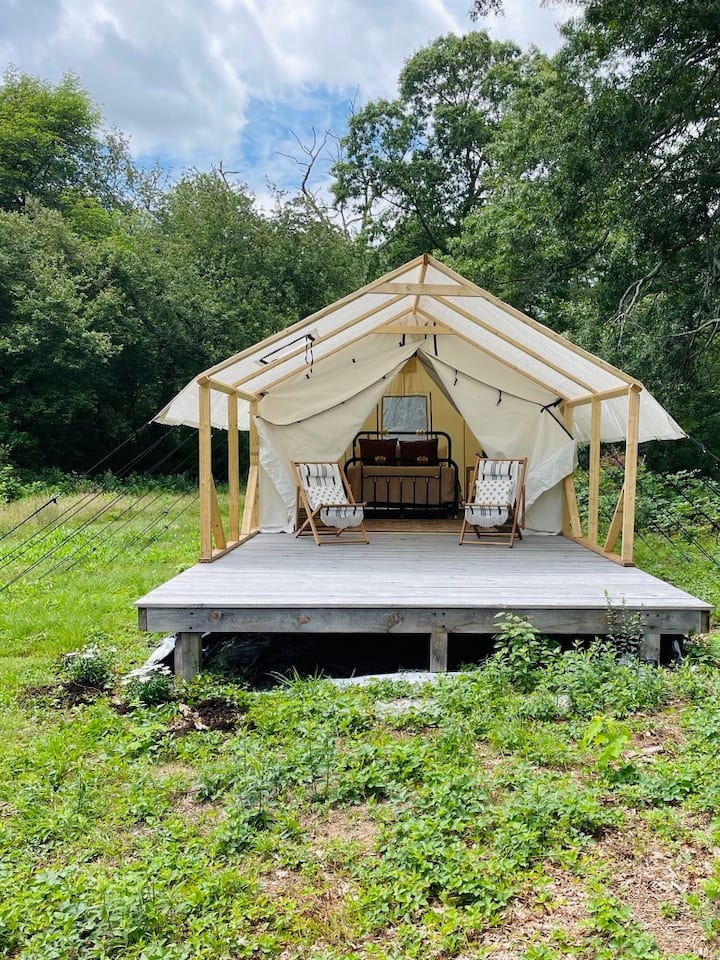 Glamping At White Clover Farm: Pondview - Westerly, RI