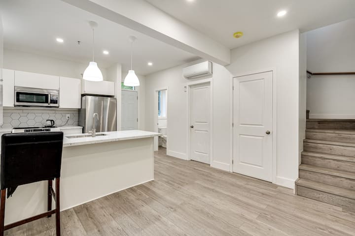 Unfurnished Laneway House - Hamilton, Canadá