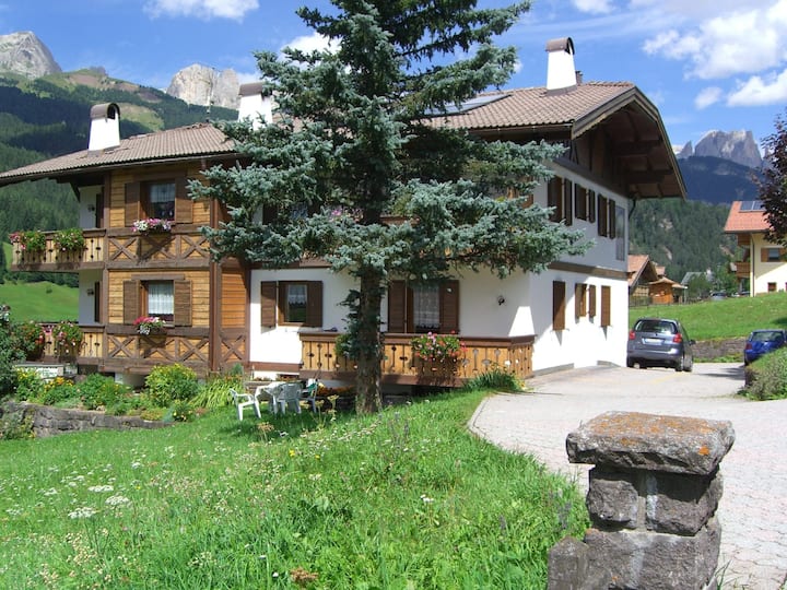 Garofol Da Mont-dolomiti E Relax - Vigo di Fassa