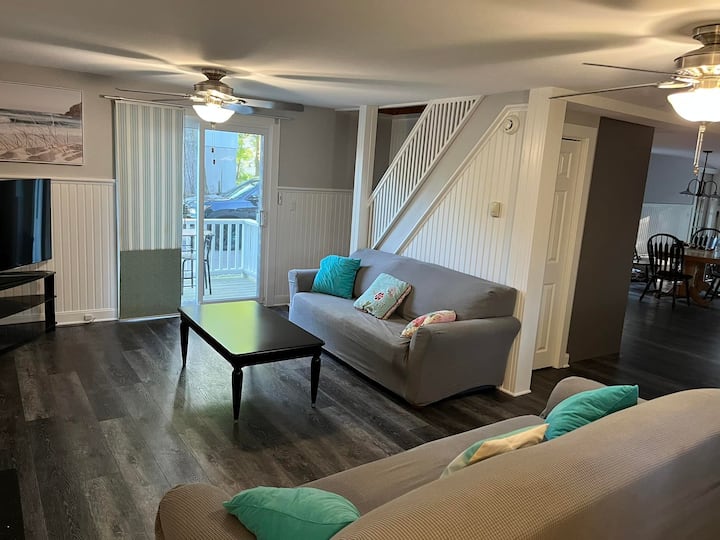Lake Erie Beach Getaway - Crystal Beach