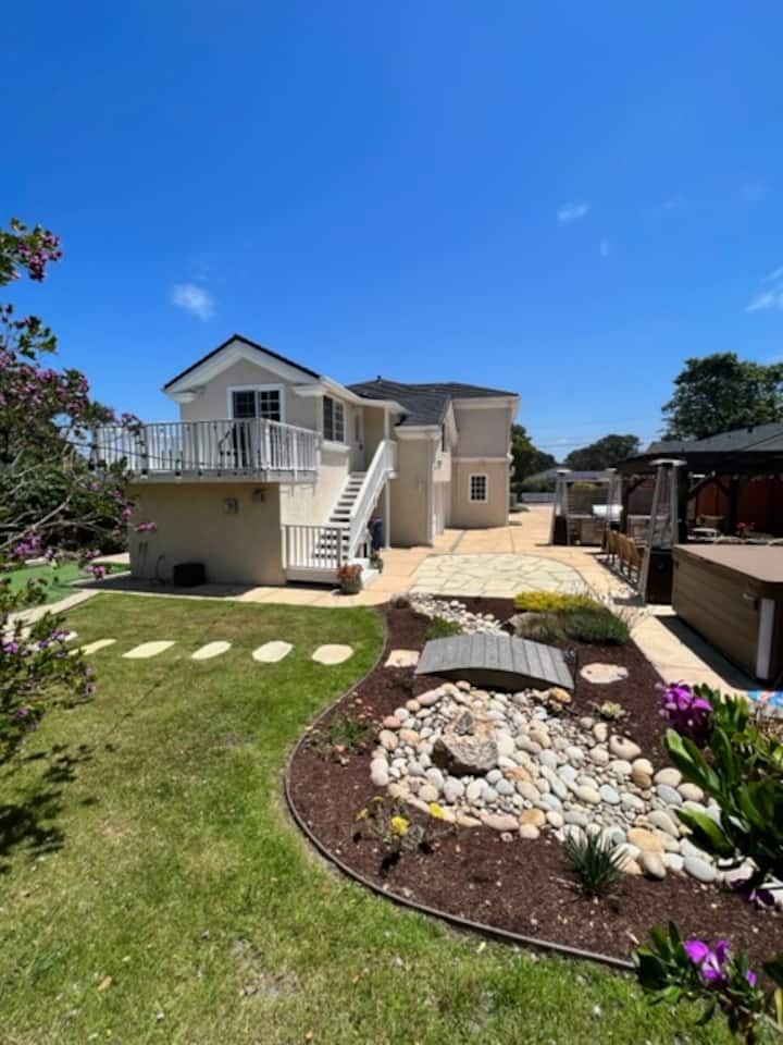 The Monterey Getaway - Monterey, CA