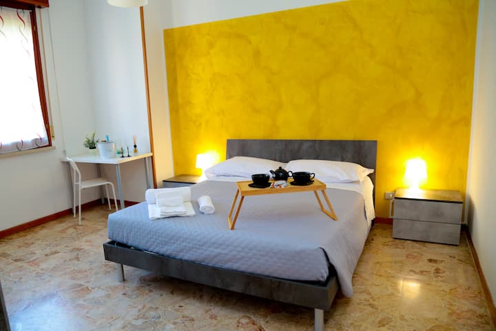 Guest House Gobetti: Il Centro A Portata Di Cuore - Reggio Emilia