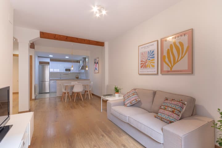 Bilbao 2-br Apartm Top Location - Bilbao