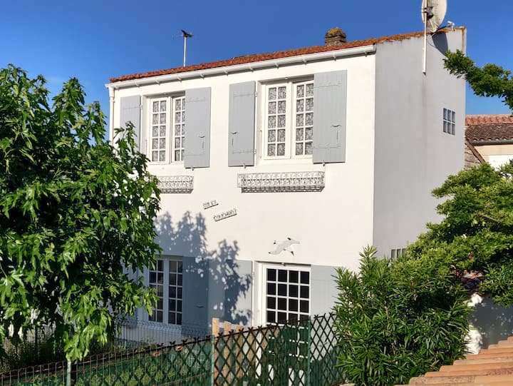 Petite Maison Plein Centre Village - Saint-Pierre-d'Oléron