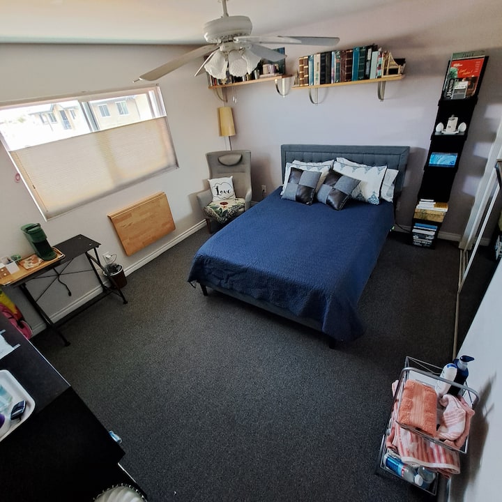 * Queen * Bed Pets Welcome Airy Walkable Quiet - Long Beach, CA