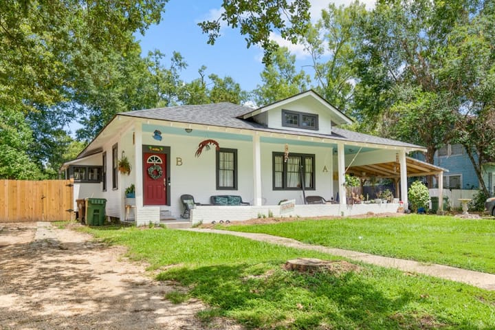 Hub City 1-bedroom With Office - Mississippi