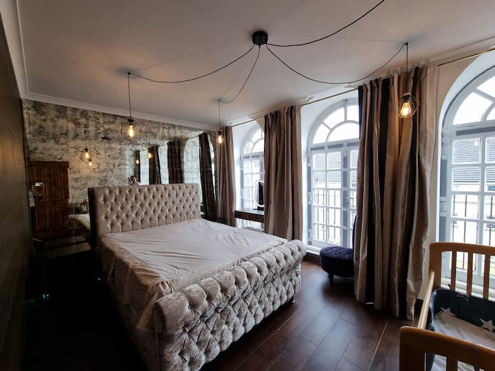 Central Converted Distillery Penthouse - Edimburgo