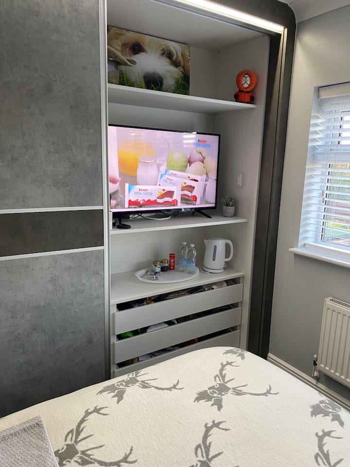 Located 5 Minutes By Car From Cleethorpe Seafront. - Cleethorpes