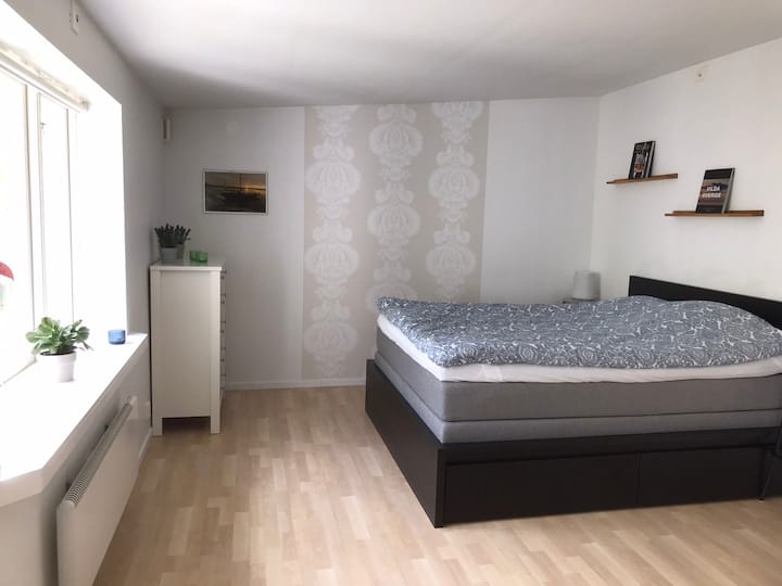 Gårdshus Med Fantastisk Trädgård - Visby