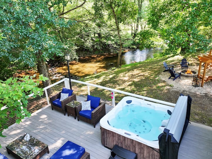 Creekfront! Hottub-firepit-outdoor Movies-gameroom - Blue Ridge, GA