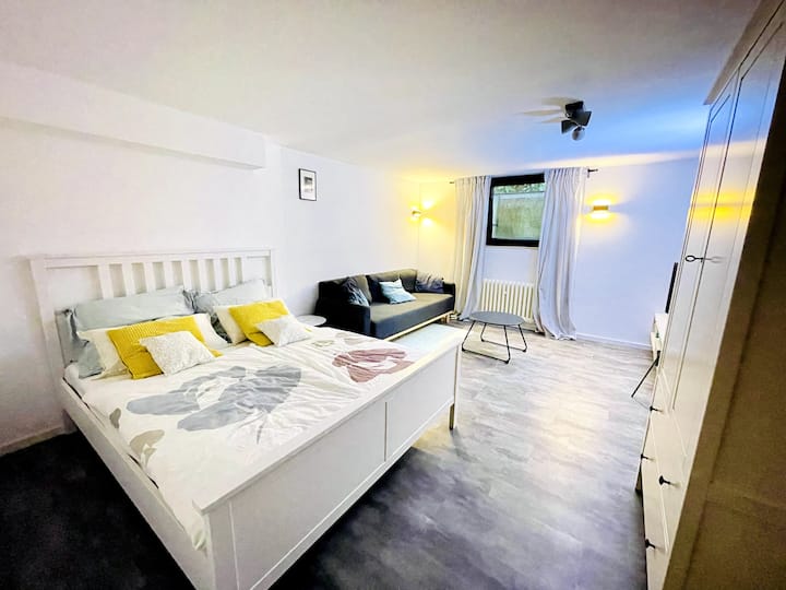 Quiet, Modern, Near Cologne & Free Parking - Bergheim