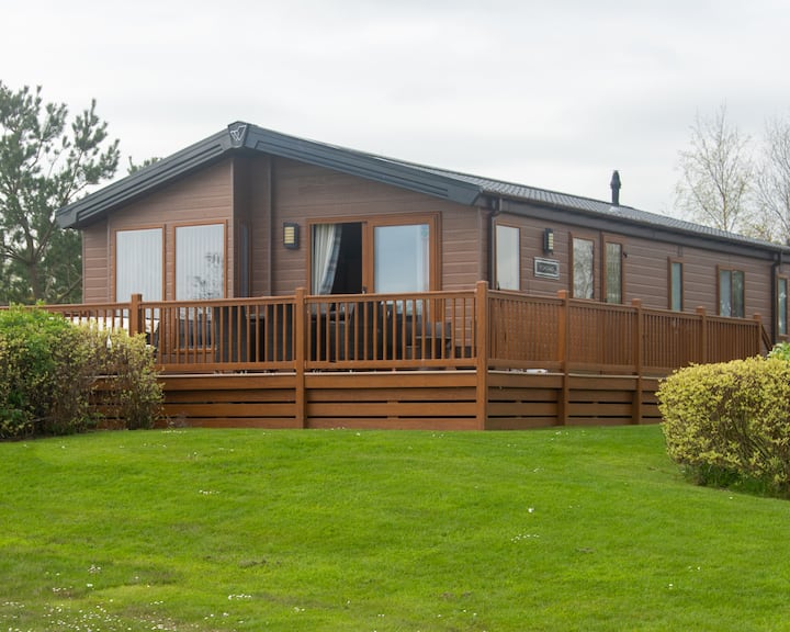 Lakeside Lodge Retreat - Bamburgh
