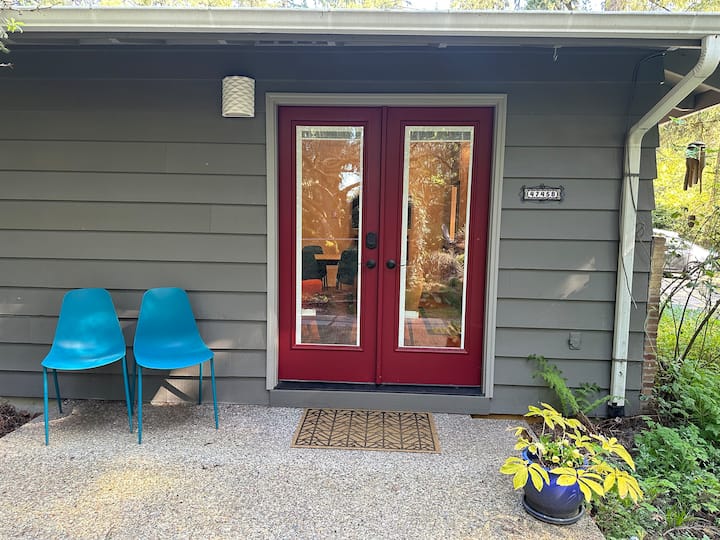 Maplewood Adu Garden Retreat - Tigard, OR