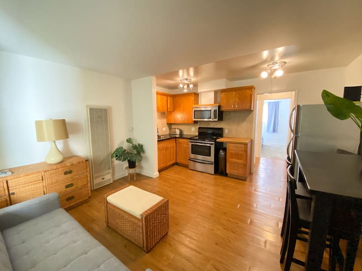 Central Apartment - Market Street With Parking - San Francisco, CA