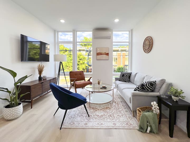 *New* Rooftop View In Seattle - Townhome - Seattle