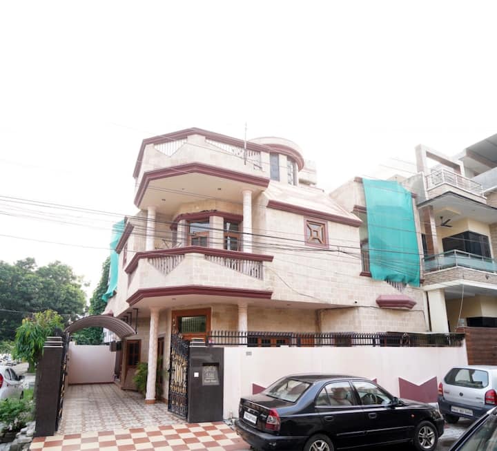Cozy Beautiful Home In Amritsar - 암리차르