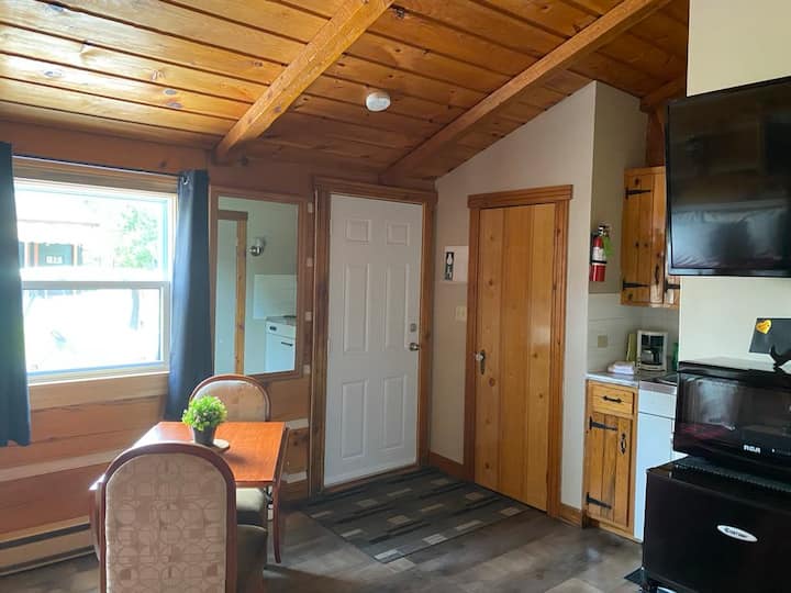Chalet L- 2 Doubles *  Accepte  Animaux - Edmundston