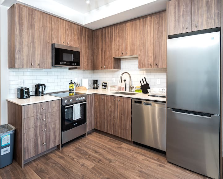 Brand New 1 Br Condo W/free Parking - Waterloo
