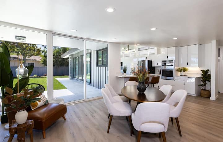 3 Bed 2 Bath Classy Mid Century Modern Aboad - Modesto, CA