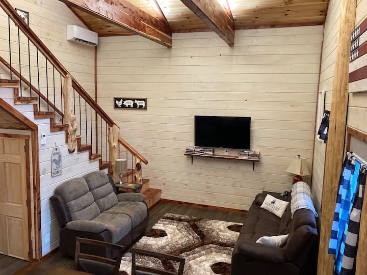 New Cabin On An Old Farm - Jacksonport State Park, Newport