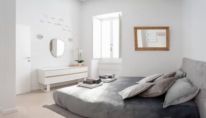 Central & Bright Roman Retreat - Monti