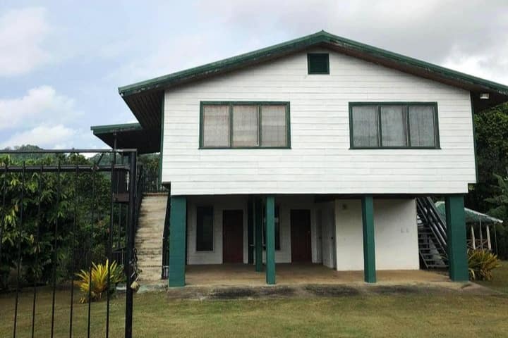 Devan's Secured And Comfortable 4-bedroom Home - Samoa
