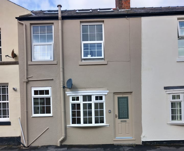 Old School Cottage
Central Lytham - Lytham St Annes