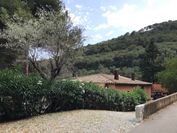 Preciosa Casa Con Vistas Al Mar! - Granollers