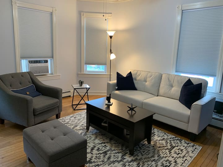 Clean, Simple, + Cozy Apartment - Providence, RI