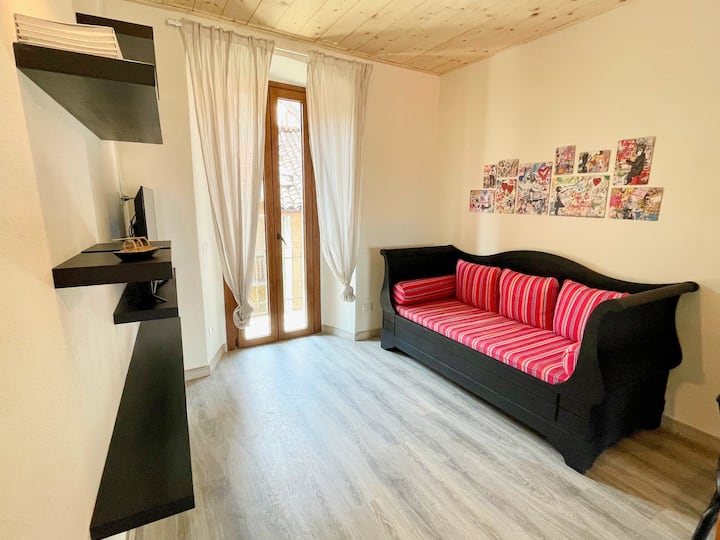 New Apartment With Lake View And Balcony - Bellagio