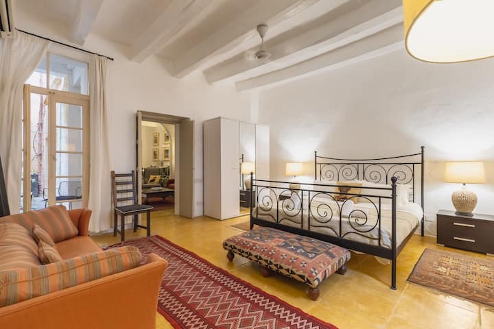 Vallettas Finest : 17th Century Suite In A Palazzo - La Valeta