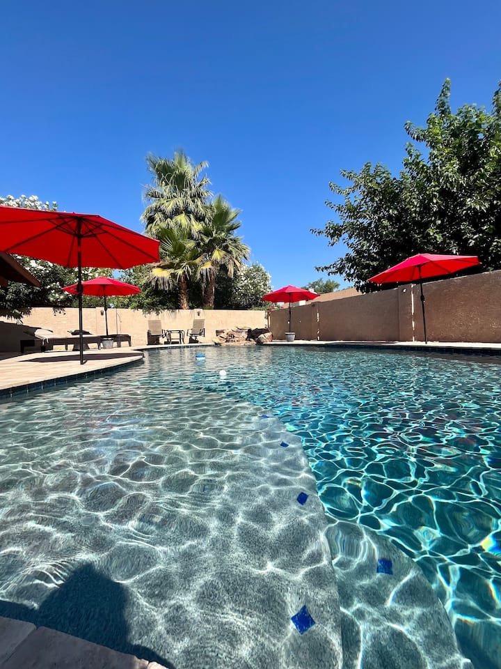 Peaceful 4br/2 Bath* Heated Pool* Hot Tub* - Peoria, AZ