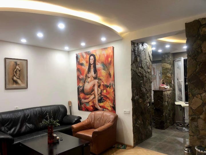 Art Home At Gvazauri Street - Tbilisi