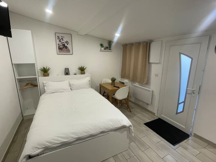 Porte : Paris (Studio Avec Terrasse Privée 20m²) - Viry-Châtillon