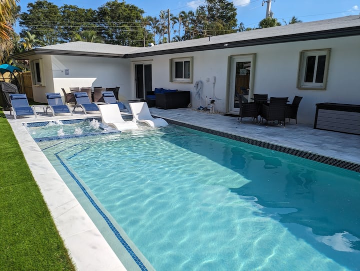 Fun Sized Haven!  Heated Pool, Spa! Beach 1.4 Mi! - Fort Lauderdale