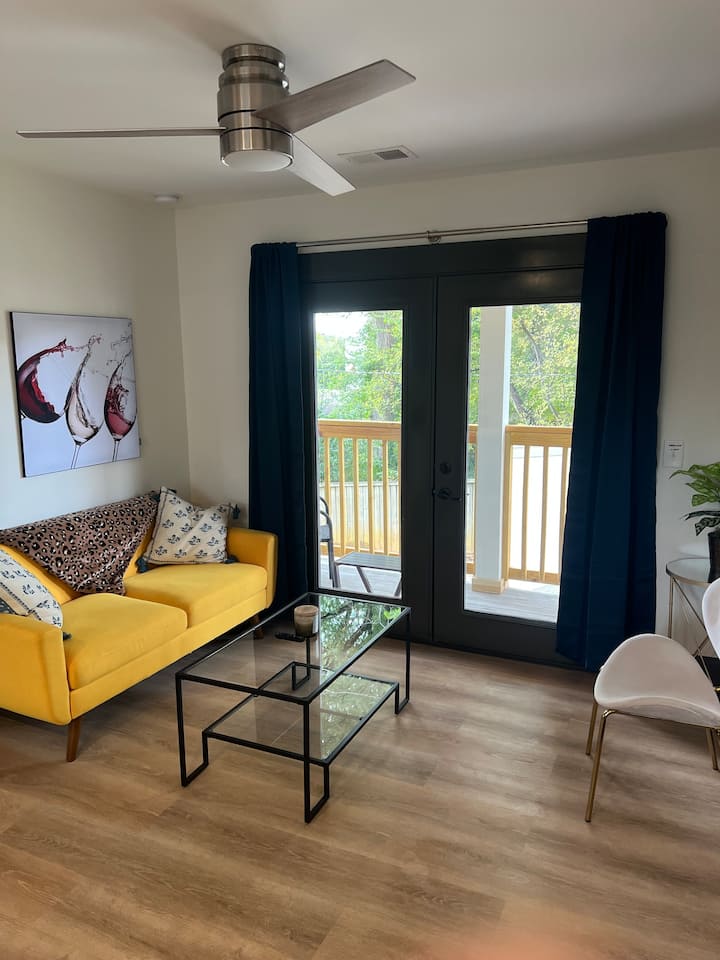 Private Uptown Modern Cottage! - Charlotte Douglas Airport (CLT)