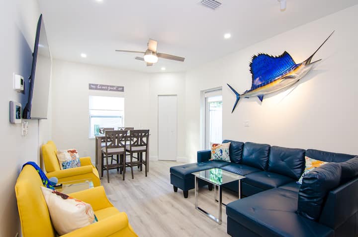 Private 2/2 Juno Cottage Near Beach Bring Boat - Juno Beach, FL
