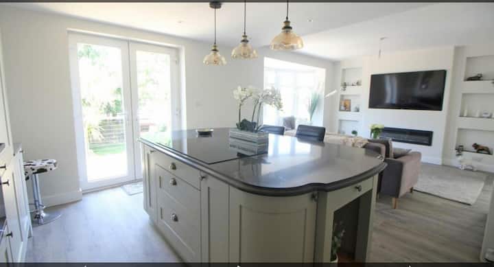 A New Bungalow By The Beach - Paignton