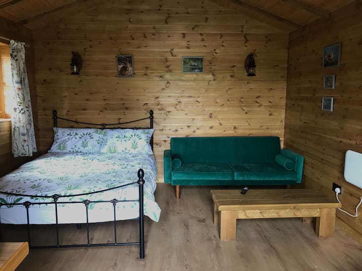Beavers Cabin (Private Bathroom) Lux Glamping Site - Newmarket