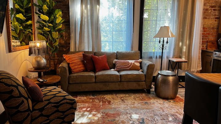 Brooklyn Vibe In Olympia -208- - Olympia, WA