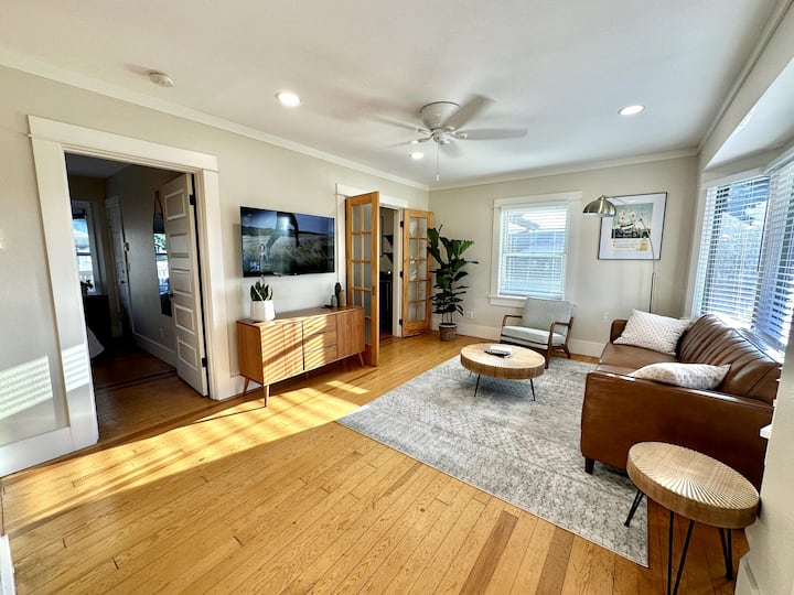 The Place On Urania W/ Hot Tub & Fire Pit. - Bend, OR