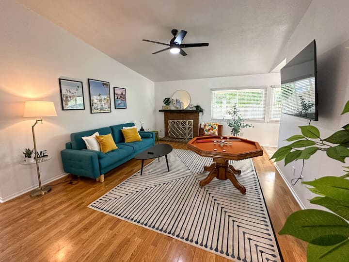 Palm Paradise: Hb Retreat - Huntington Beach, CA